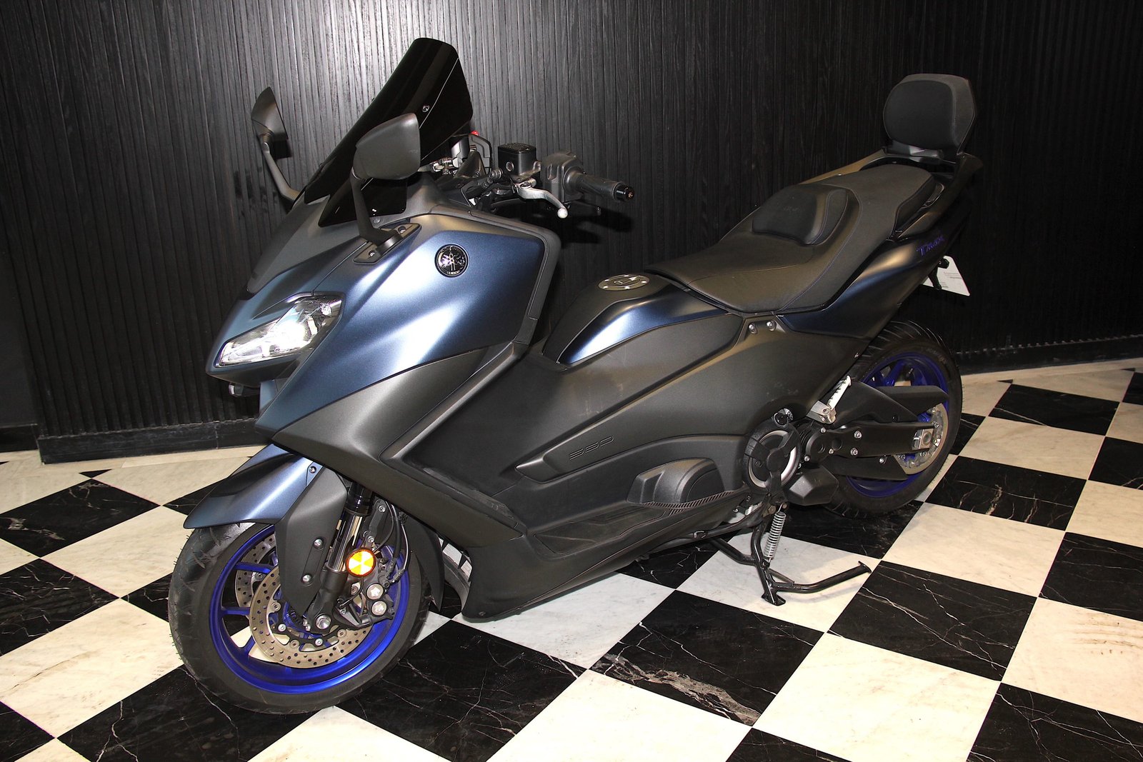 YAMAHA T MAX 560 - Luxury Auto