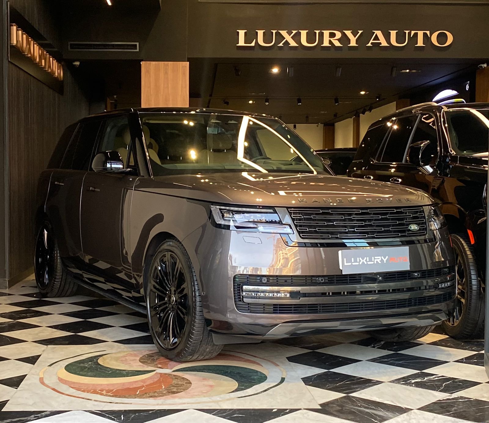 RANGE ROVER VOGUE 2023 - Luxury Auto